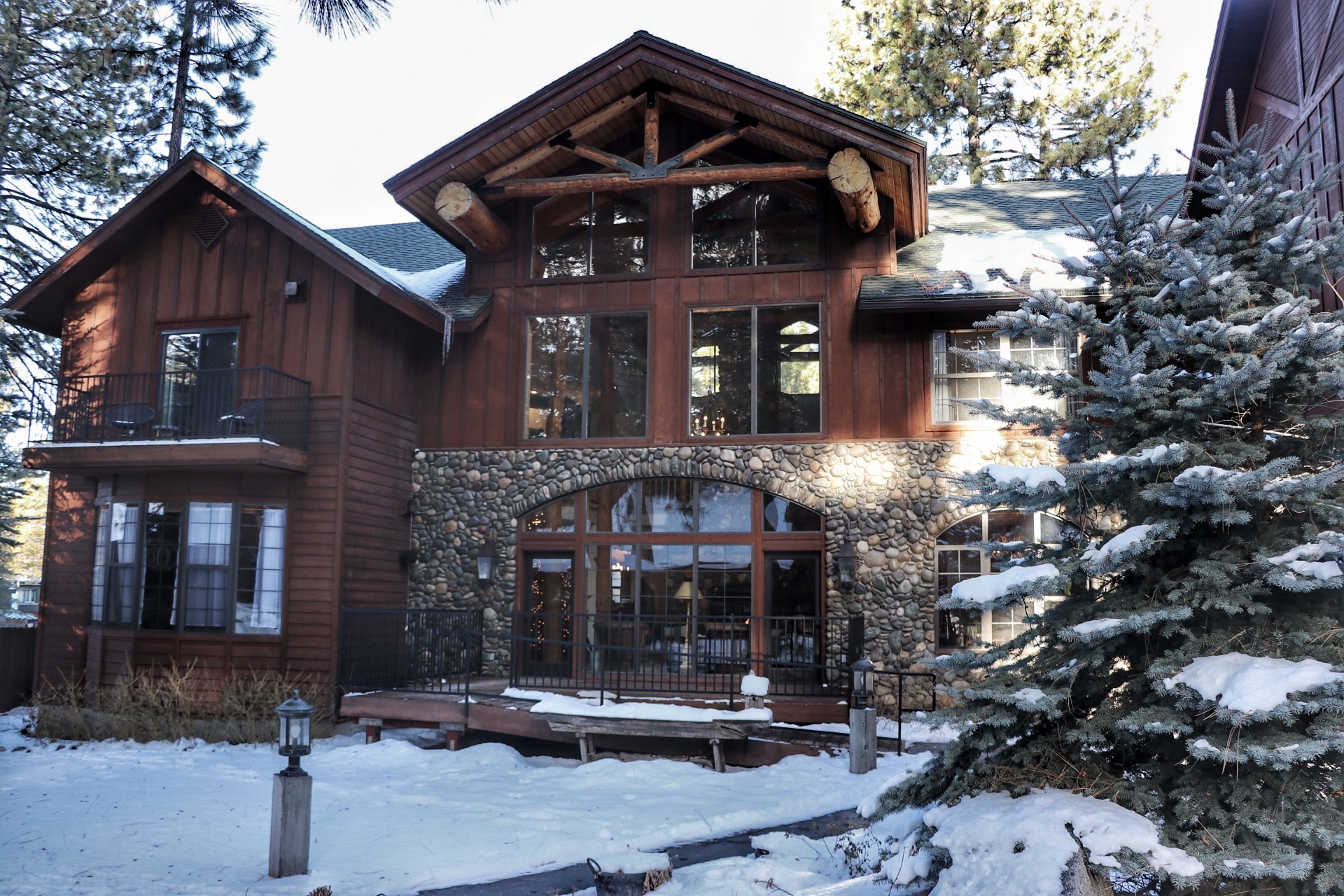 2 Perfect Affordable Places To Stay In South Lake Tahoe | Inspire ... 2 Perfect Affordable Places To Stay In South Lake Tahoe | Inspire ...